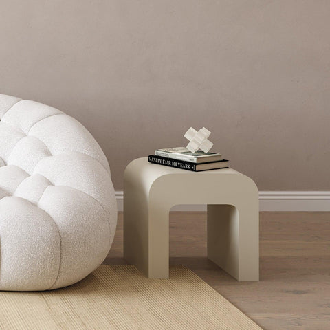 Osna Side Table Alabaster – Modani Furniture